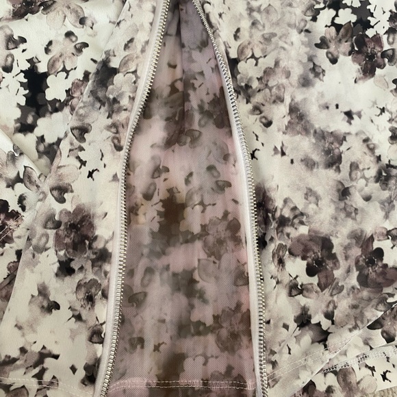 Anatomie | Tops | Nwt Anatomie Floral Long Sleeve Back Zipper Top Size ...